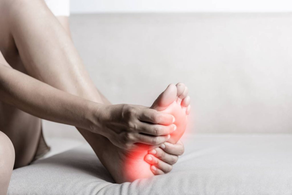 Early Signs of Plantar Fasciitis - Non Invasive Heel Surgery